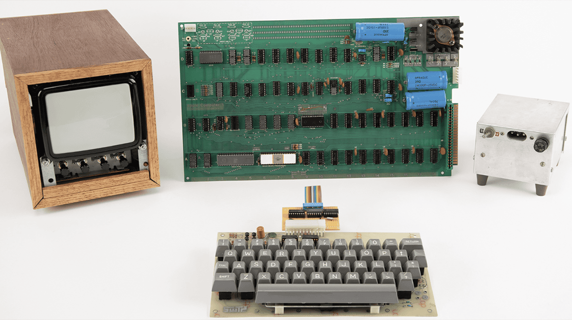 Original Apple-1 computer sells for $375k at auction | cllct