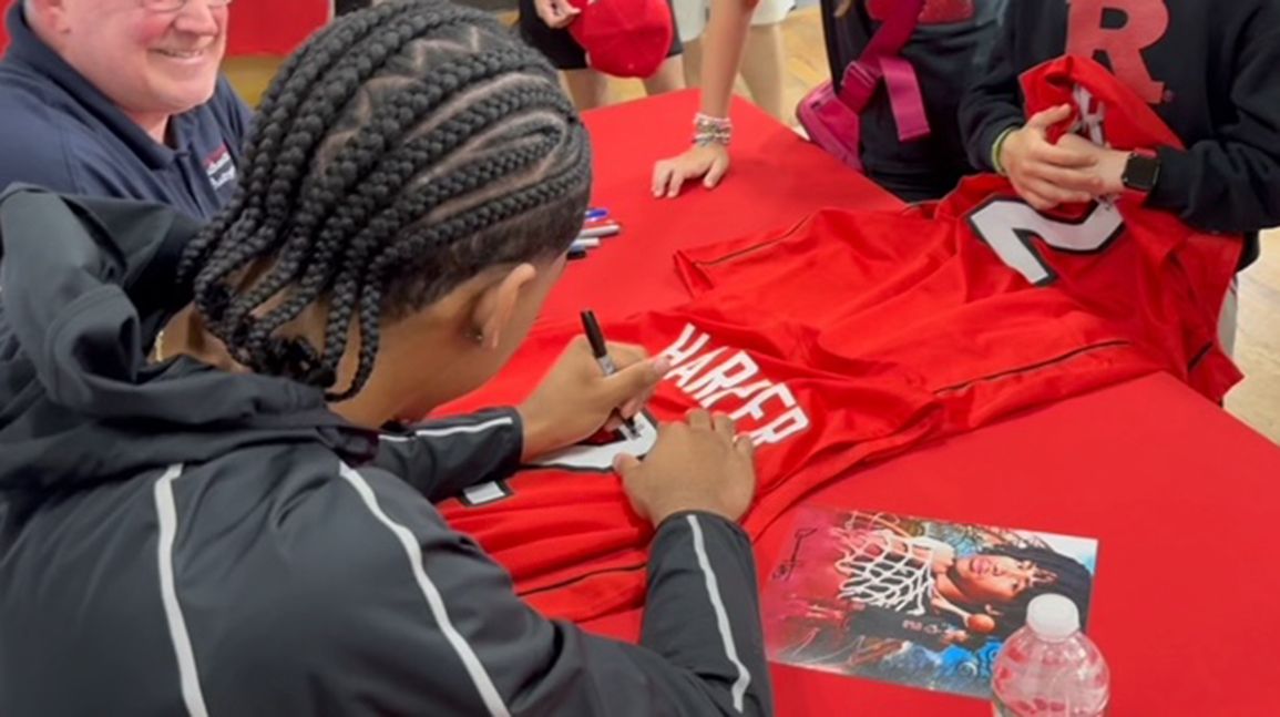 Autograph signing for top hoops recruits draws big crowd in New Jersey ...