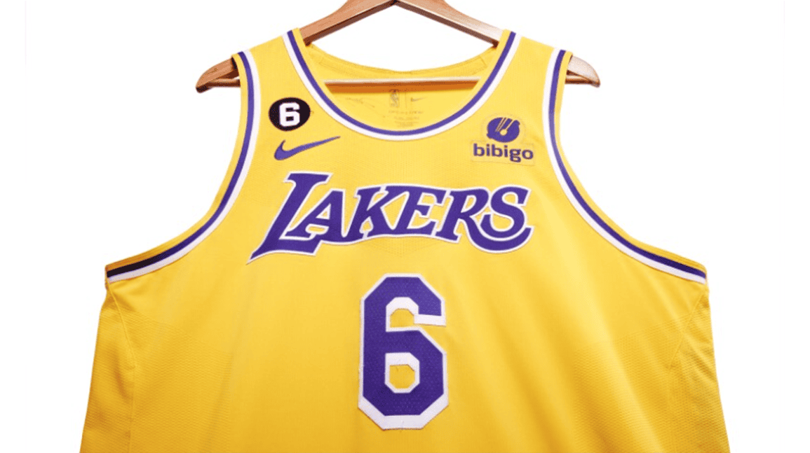 LeBron James' 'final No. 6' jersey sells for $273k at Sotheby's | cllct