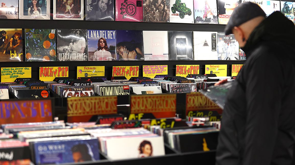 Vinyl record sales still surging, up 30 percent in eBay sales over last ...